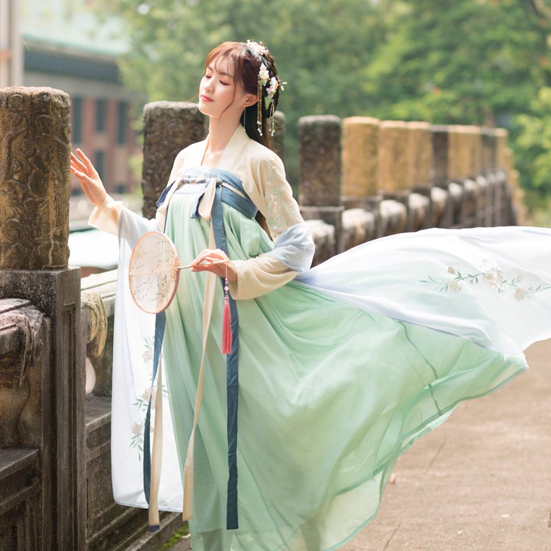 Hanfu: Unveiling the Essence of Traditional Chinese Attire – Chinese ...