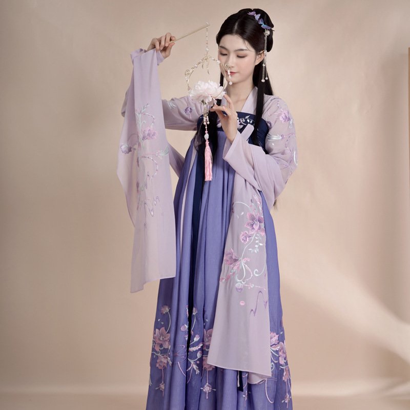 Elegant and Versatile: Everyday Hanfu Outfits for Every Season - hanfu ...