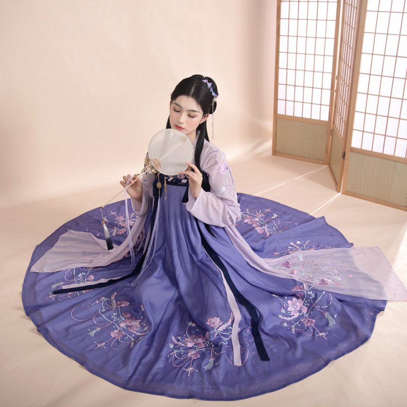 Elegant and Versatile: Everyday Hanfu Outfits for Every Season - hanfu ...