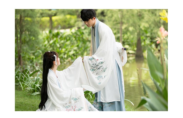 Rediscovering Tradition: The Modern Revival of Hanfu Fashion - Chinese ...